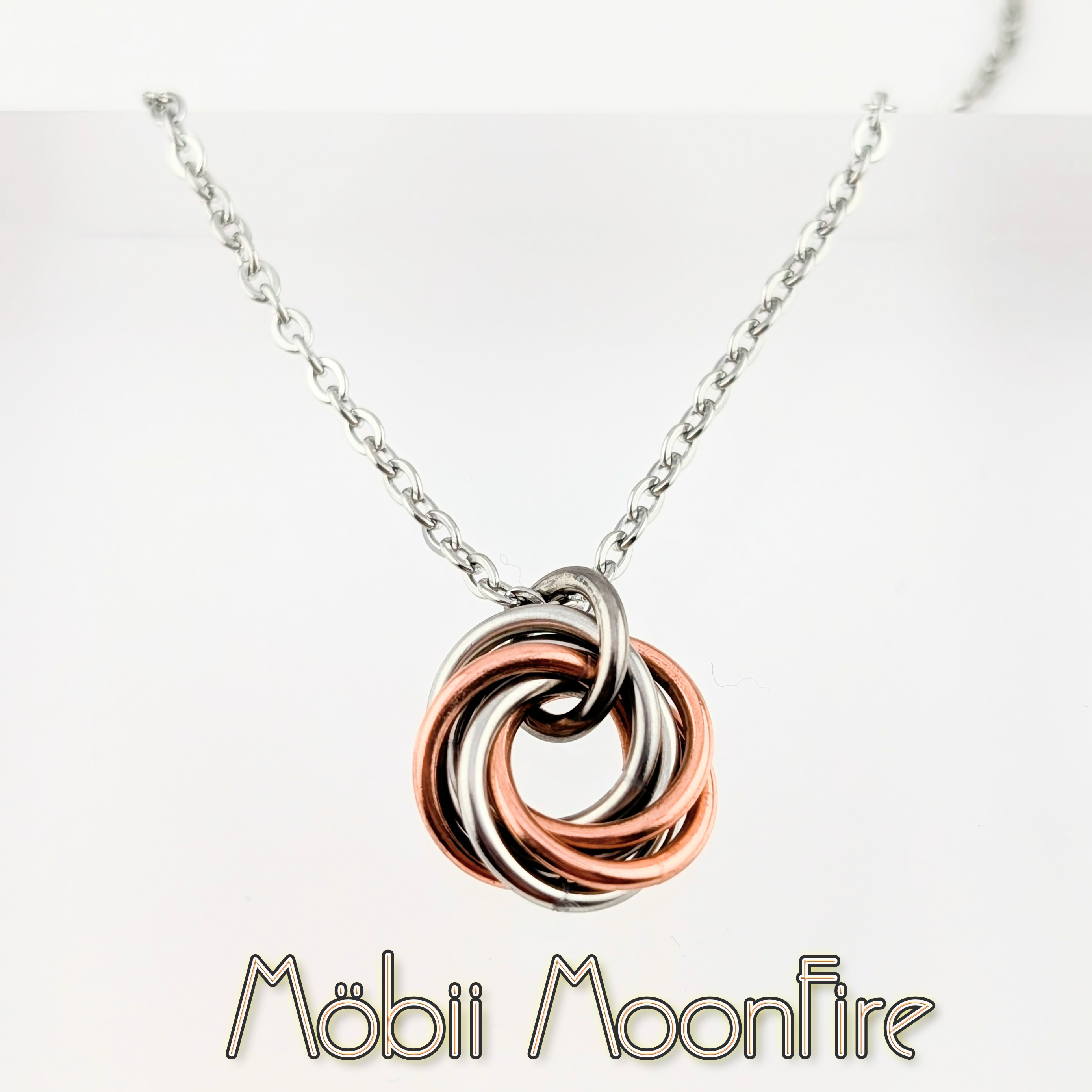 Steel Lynx: Möbii® Handcrafted Stylish and Discreet Fidget Jewelry