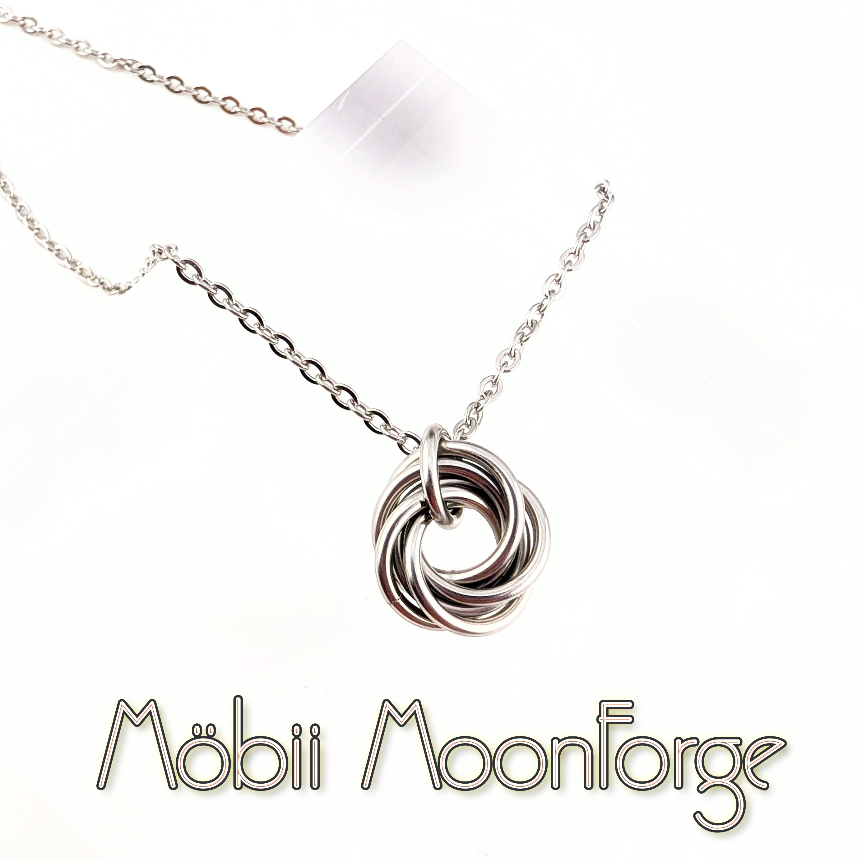 Steel Lynx: Möbii® Handcrafted Stylish and Discreet Fidget Jewelry
